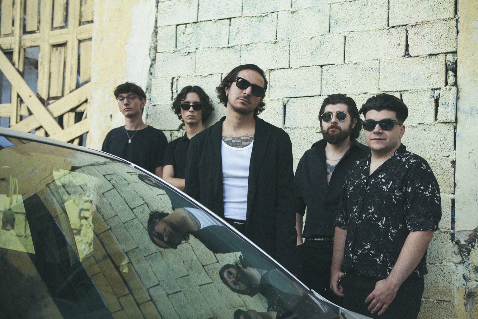 Οι Royal Arch φέρνουν έναν φρέσκο αέρα στην αθηναϊκή ανεξάρτητη σκηνή - OLAFAQ