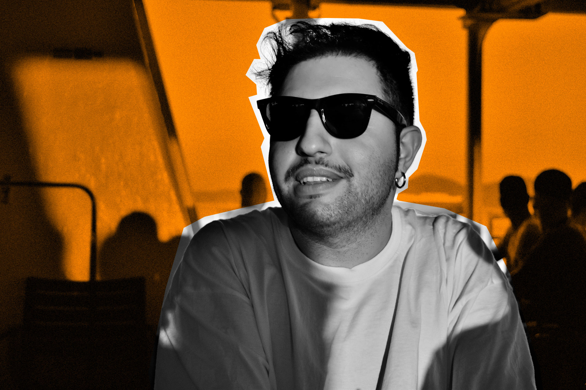 Ο Χρήστος Στεφανής μιξάρει για το Olafaq - OLAFAQ