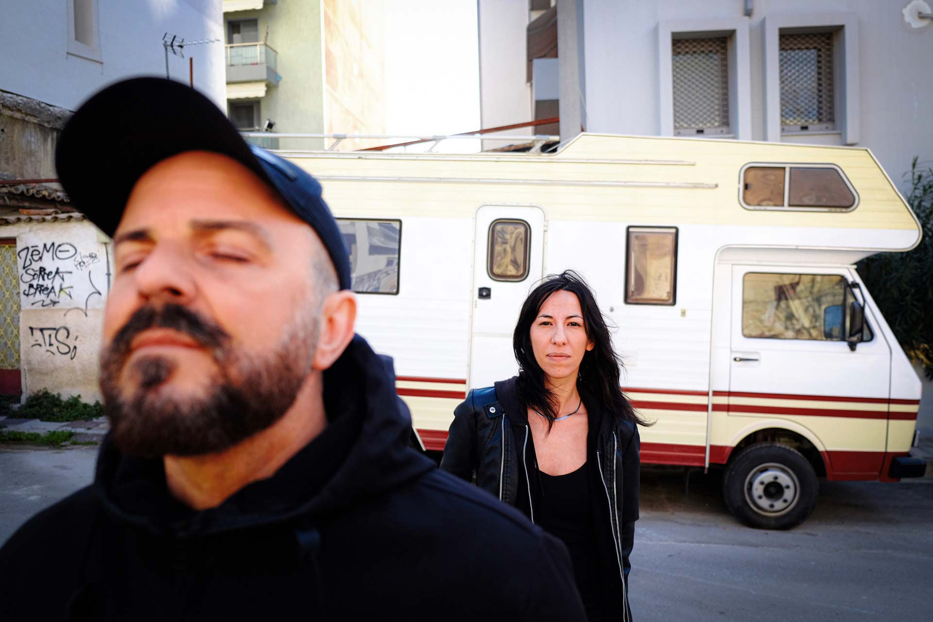 Ο Μιχάλης Δέλτα και η Όλγα Φράγκου μιλούν για την επιστροφή των Τετράγωνο 19 - OLAFAQ